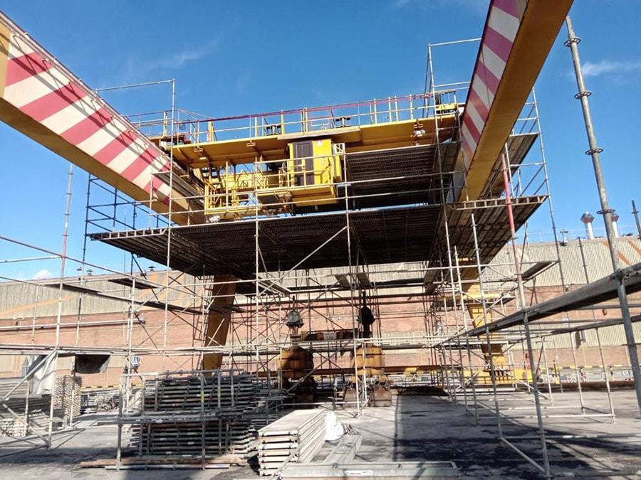 Andamio con retractilado para mantenimiento de instalaciones de Sidenor ...