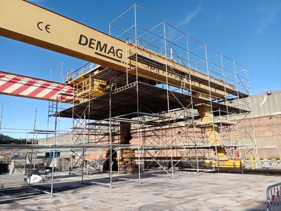 Andamio con retractilado para mantenimiento de instalaciones de Sidenor ...